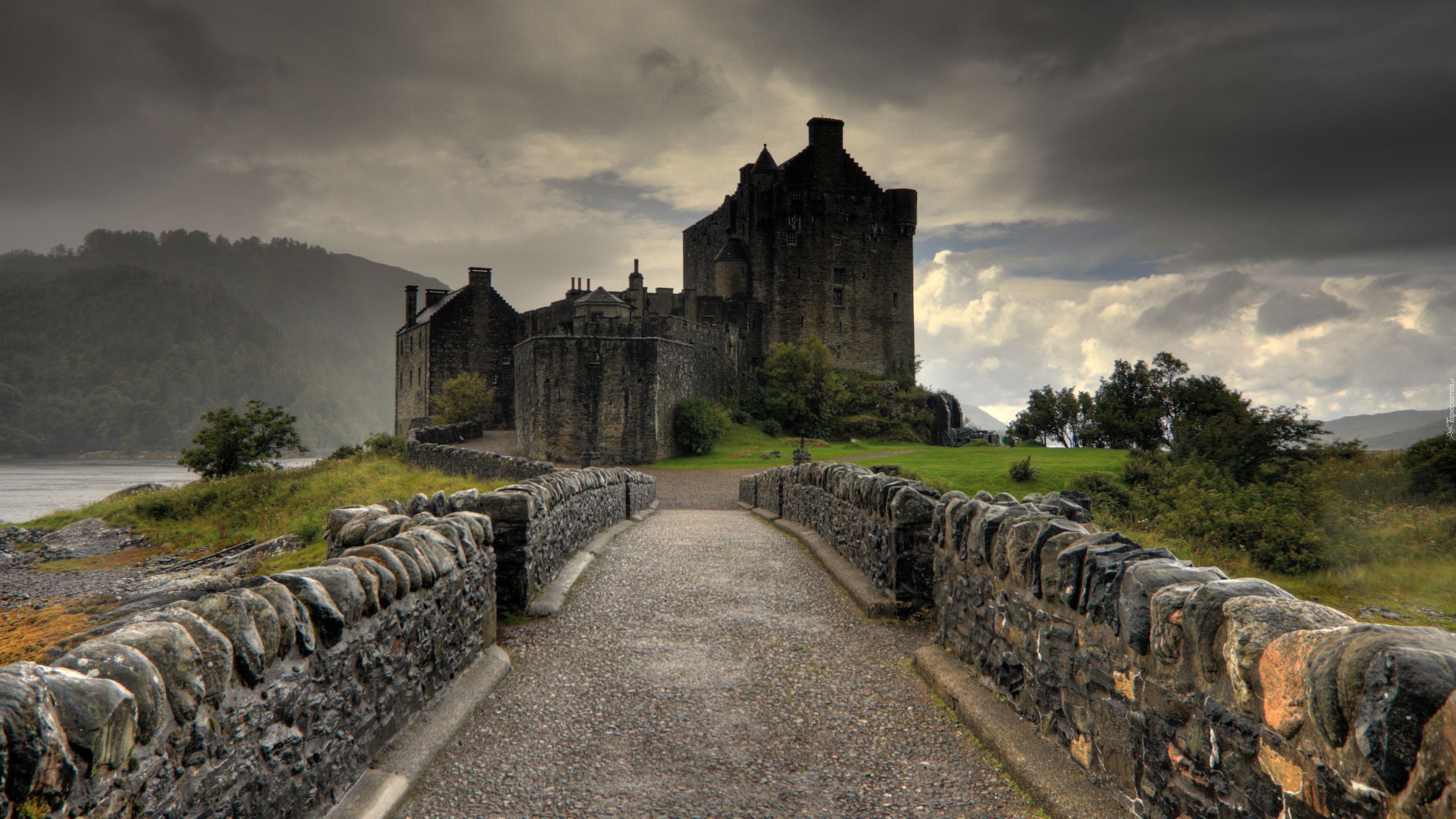 Fondos de Pantalla Castillo de Hormigón Gris Bajo el Cielo Nublado 4K ...