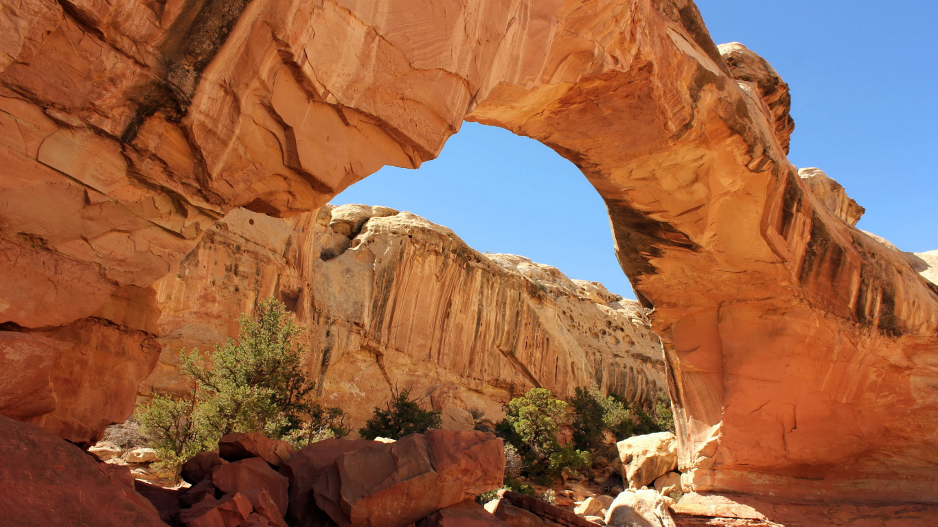 Wallpaper People Walking on Brown Rock Formation During Daytime, Laptop ...
