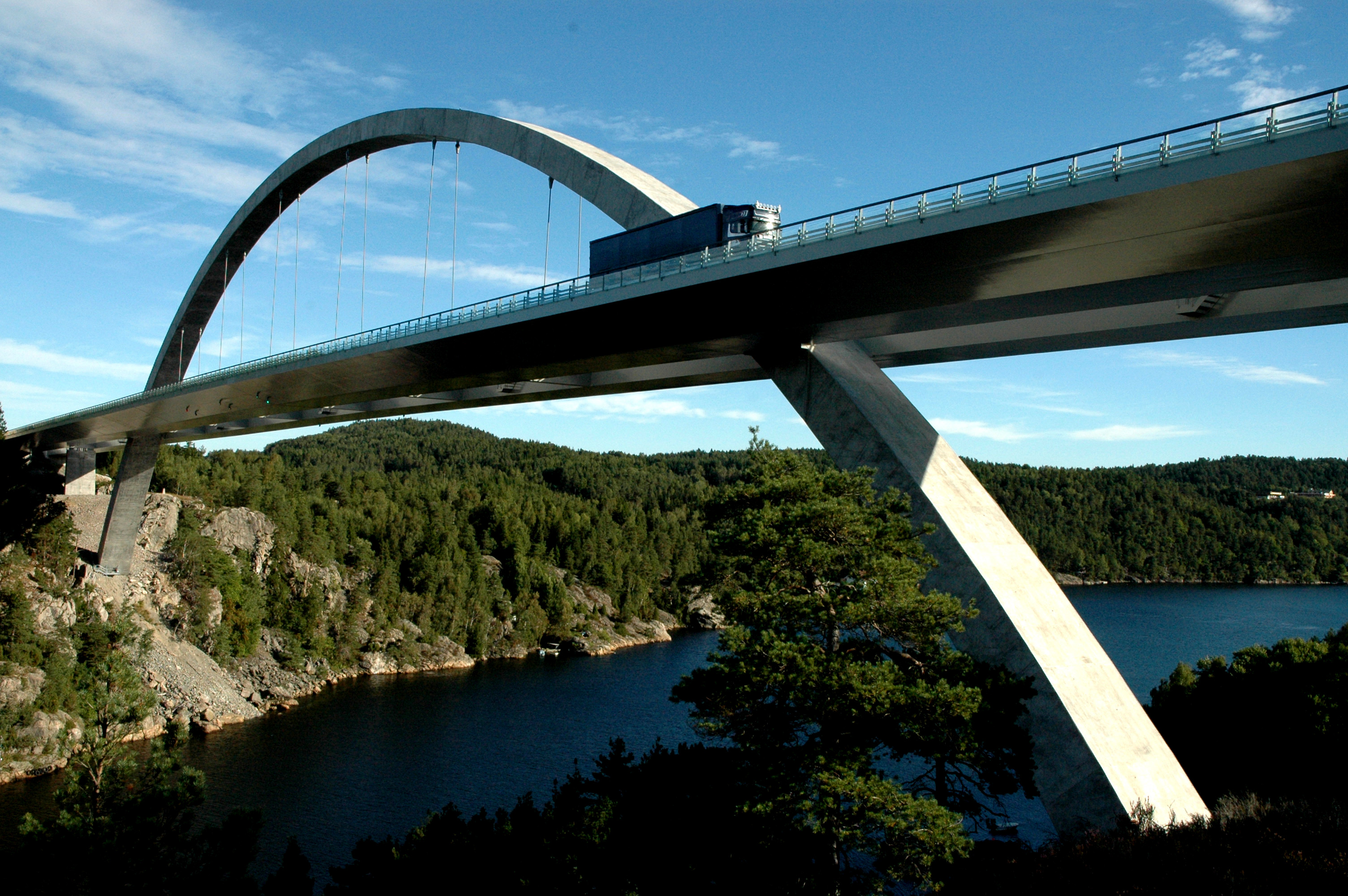 Wallpaper White Bridge Over River During Daytime, Background - Download ...